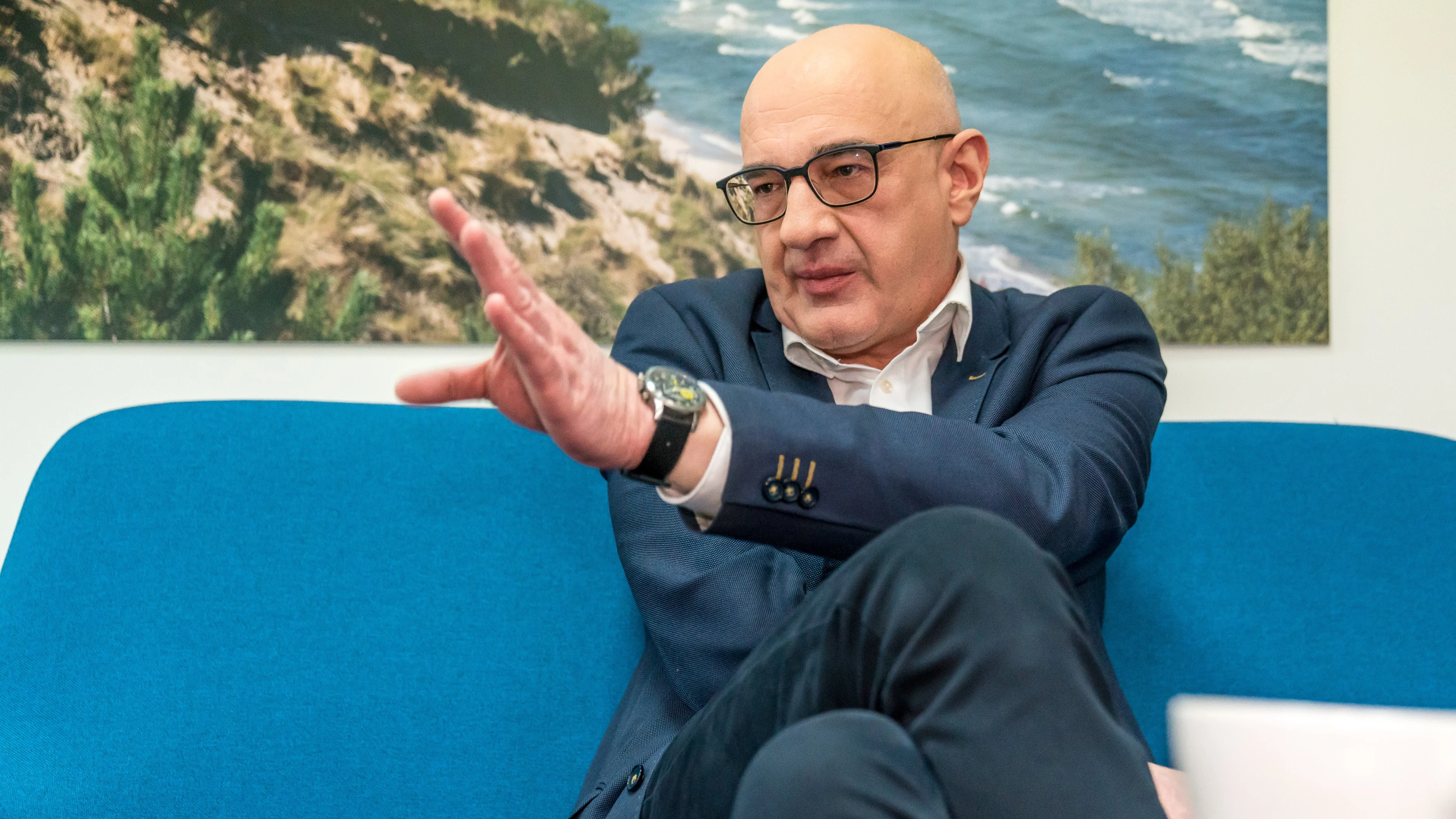 Prokurator Ostrowski zawieszony przez Adama Bodnara. Rząd tak boi się śledztwa w sprawie zamachu ...